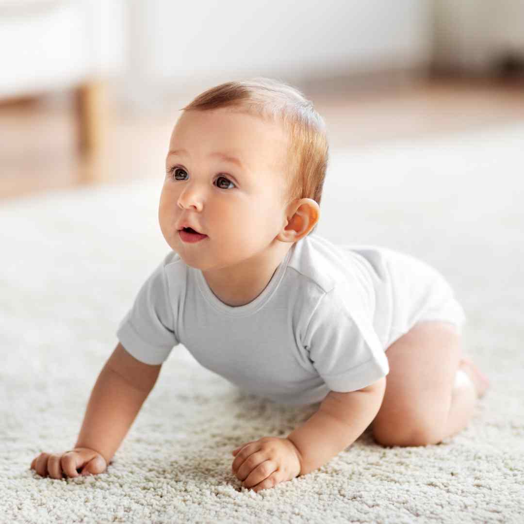 Wanneer kunnen baby's beginnen met kruipen? ️ Hoe moedig je je baby aan?